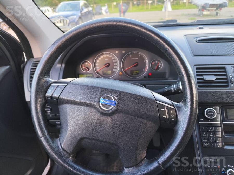 Brūns Volvo XC90 2008 Rīga, ar dzinēja tilpumu 2.40 L un nobraukumu 382 tūkst. km par 4900 €, foto 13 vietnē AUTOMOTO.COM.LV