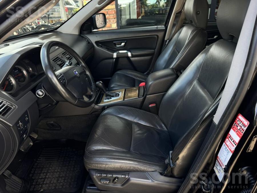 Brūns Volvo XC90 2008 Talsi, ar dzinēja tilpumu 2.40 L un nobraukumu 242 tūkst. km par 6800 €, foto 10 vietnē AUTOMOTO.COM.LV
