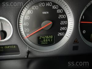 Brūns Volvo XC90 2008 Talsi, ar dzinēja tilpumu 2.40 L un nobraukumu 242 tūkst. km par 6800 €, foto 11 vietnē AUTOMOTO.COM.LV