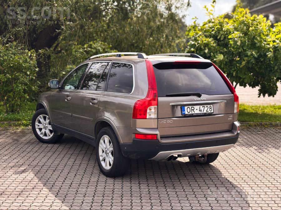 Brūns Volvo XC90 2008 Rīga, ar dzinēja tilpumu 2.40 L un nobraukumu 340 tūkst. km par 4990 €, foto 4 vietnē AUTOMOTO.COM.LV