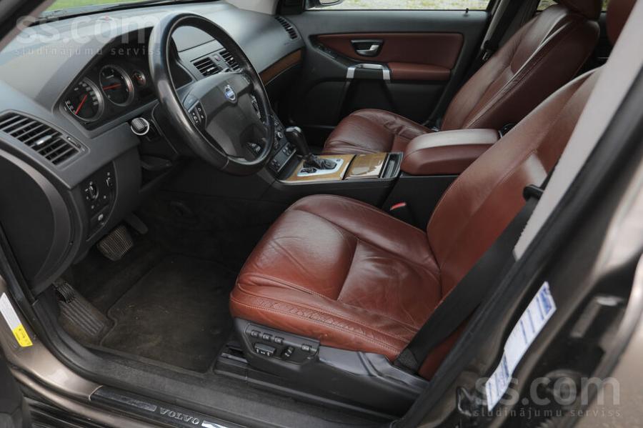 Brūns Volvo XC90 2008 Rīga, ar dzinēja tilpumu 2.40 L un nobraukumu 340 tūkst. km par 4990 €, foto 8 vietnē AUTOMOTO.COM.LV