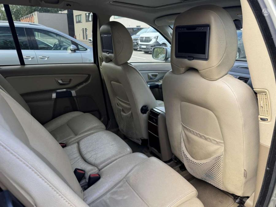 Brown Volvo XC90 2008 in Klaipeda, with an engine capacity of 3.20 L and mileage of 258 thousand km for 1999 €, photo 8 on AUTOMOTO.COM.LV