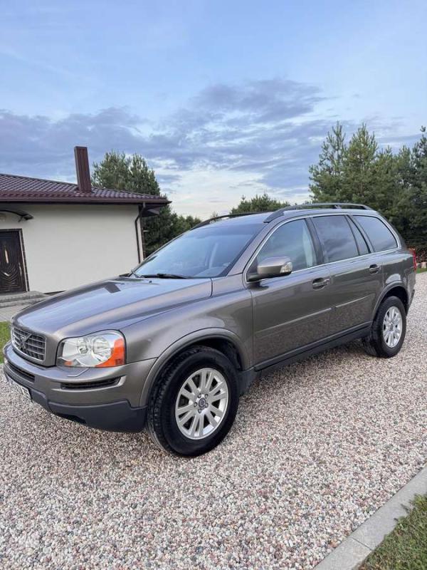 Brown Volvo XC90 2008 in Vilnius, with an engine capacity of 2.40 L and mileage of 416 thousand km for 5850 €, photo 5 on AUTOMOTO.COM.LV