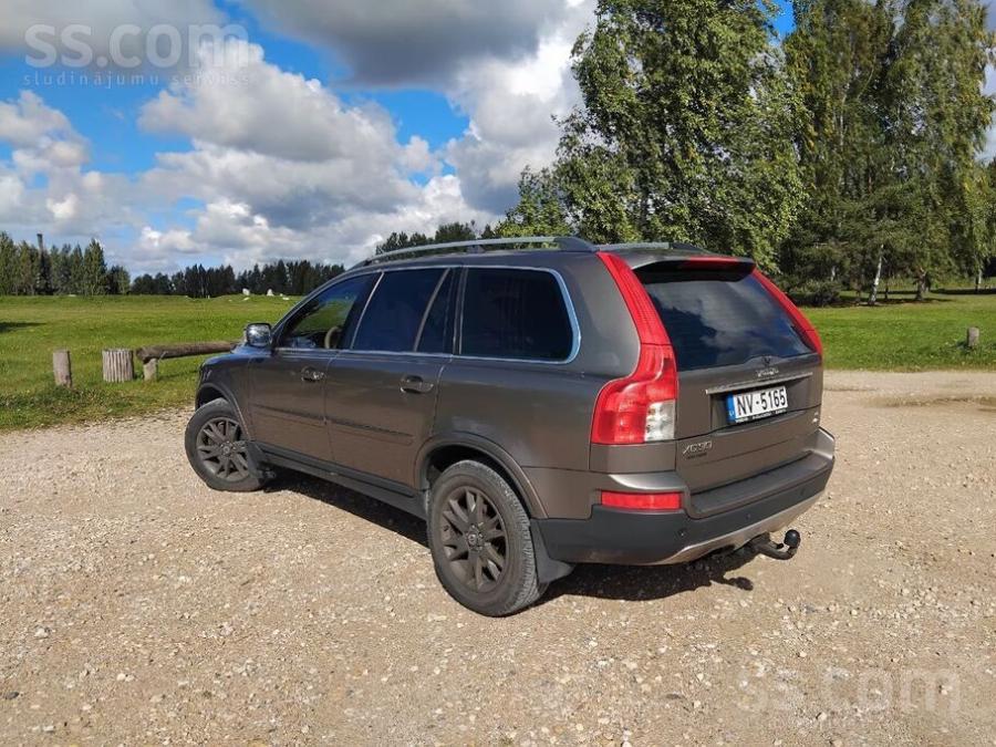 Brūns Volvo XC90 2008 Rīga, ar dzinēja tilpumu 2.40 L un nobraukumu 392 tūkst. km par 4000 €, foto 5 vietnē AUTOMOTO.COM.LV