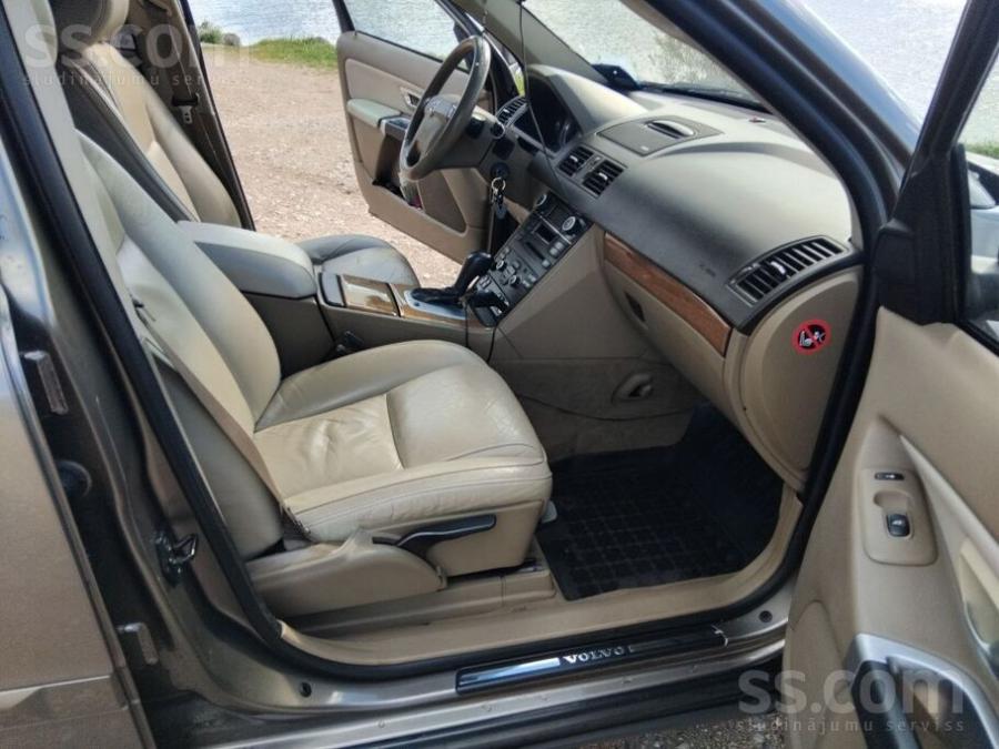 Brūns Volvo XC90 2008 Rīga, ar dzinēja tilpumu 2.40 L un nobraukumu 392 tūkst. km par 4000 €, foto 7 vietnē AUTOMOTO.COM.LV