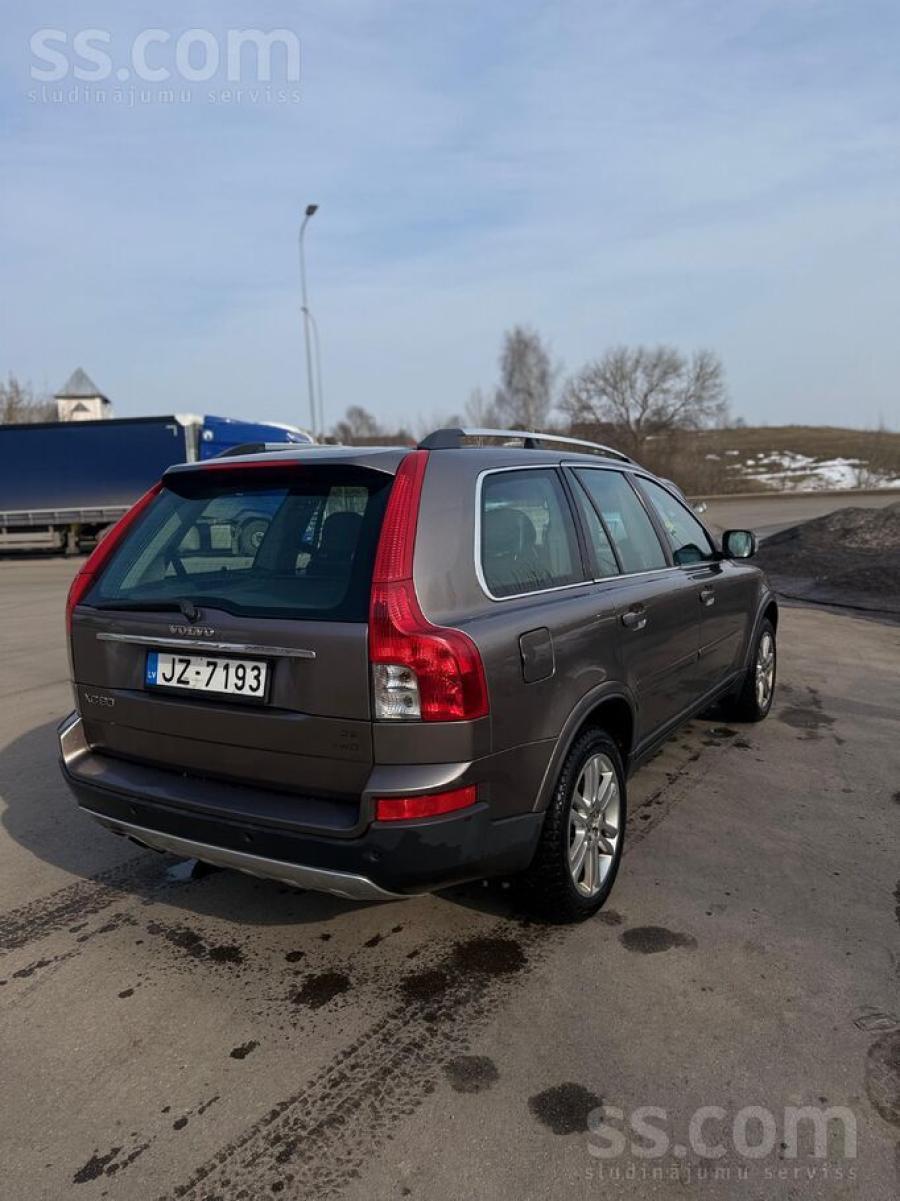 Brūns Volvo XC90 2008 Daugavpils, ar dzinēja tilpumu 2.40 L un nobraukumu 320 tūkst. km par 3500 €, foto 3 vietnē AUTOMOTO.COM.LV