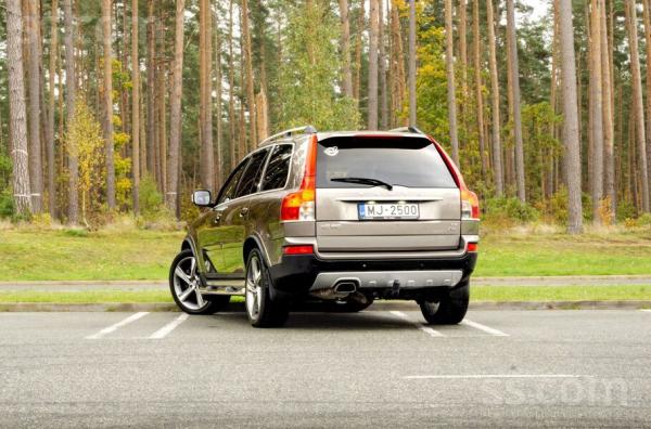 Brown Volvo XC90 2008 in Riga, with an engine capacity of 2.40 L and mileage of 382 thousand km for 6990 €, photo 9 on AUTOMOTO.COM.LV