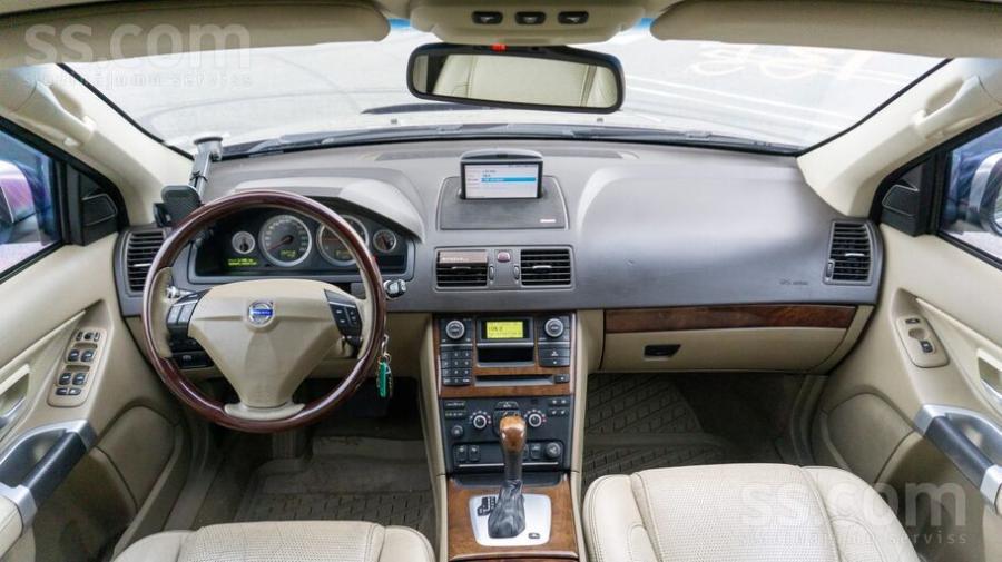 Brūns Volvo XC90 2008 Rīga, ar dzinēja tilpumu 2.40 L un nobraukumu 382 tūkst. km par 6990 €, foto 13 vietnē AUTOMOTO.COM.LV