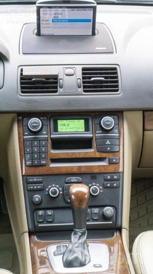 Brūns Volvo XC90 2008 Rīga, ar dzinēja tilpumu 2.40 L un nobraukumu 382 tūkst. km par 6990 €, foto 14 vietnē AUTOMOTO.COM.LV