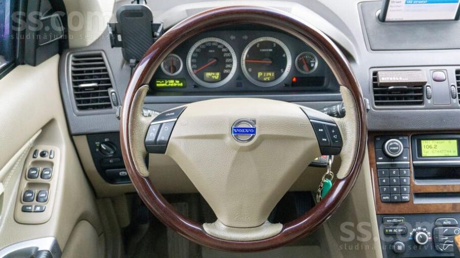 Brūns Volvo XC90 2008 Rīga, ar dzinēja tilpumu 2.40 L un nobraukumu 382 tūkst. km par 6990 €, foto 15 vietnē AUTOMOTO.COM.LV