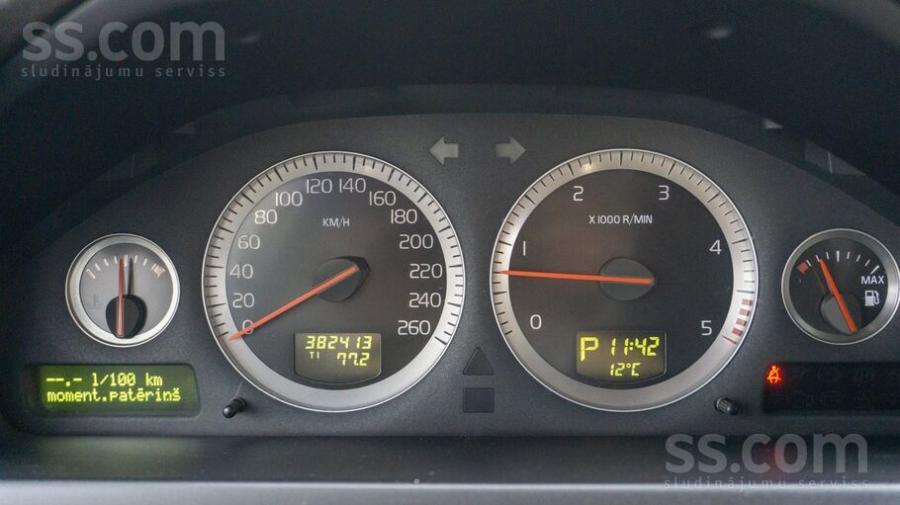 Brūns Volvo XC90 2008 Rīga, ar dzinēja tilpumu 2.40 L un nobraukumu 382 tūkst. km par 6990 €, foto 24 vietnē AUTOMOTO.COM.LV