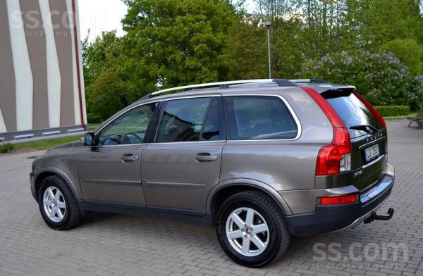 Brown Volvo XC90 2009 in Tukums, with an engine capacity of 2.40 L and mileage of 407 thousand km for 2500 €, photo 5 on AUTOMOTO.COM.LV