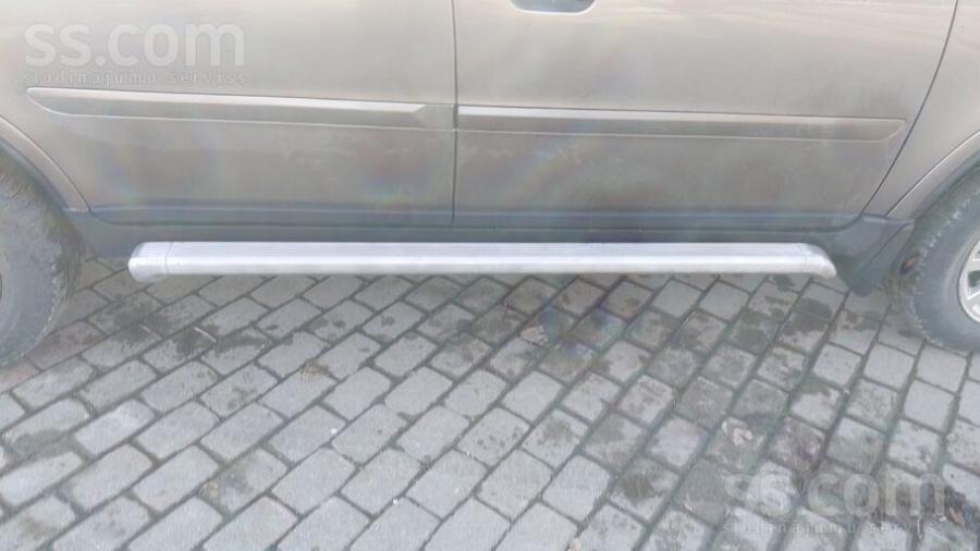 Brown Volvo XC90 2009 in Aluksne, with an engine capacity of 2.40 L and mileage of 0 thousand km for 4700 €, photo 12 on AUTOMOTO.COM.LV