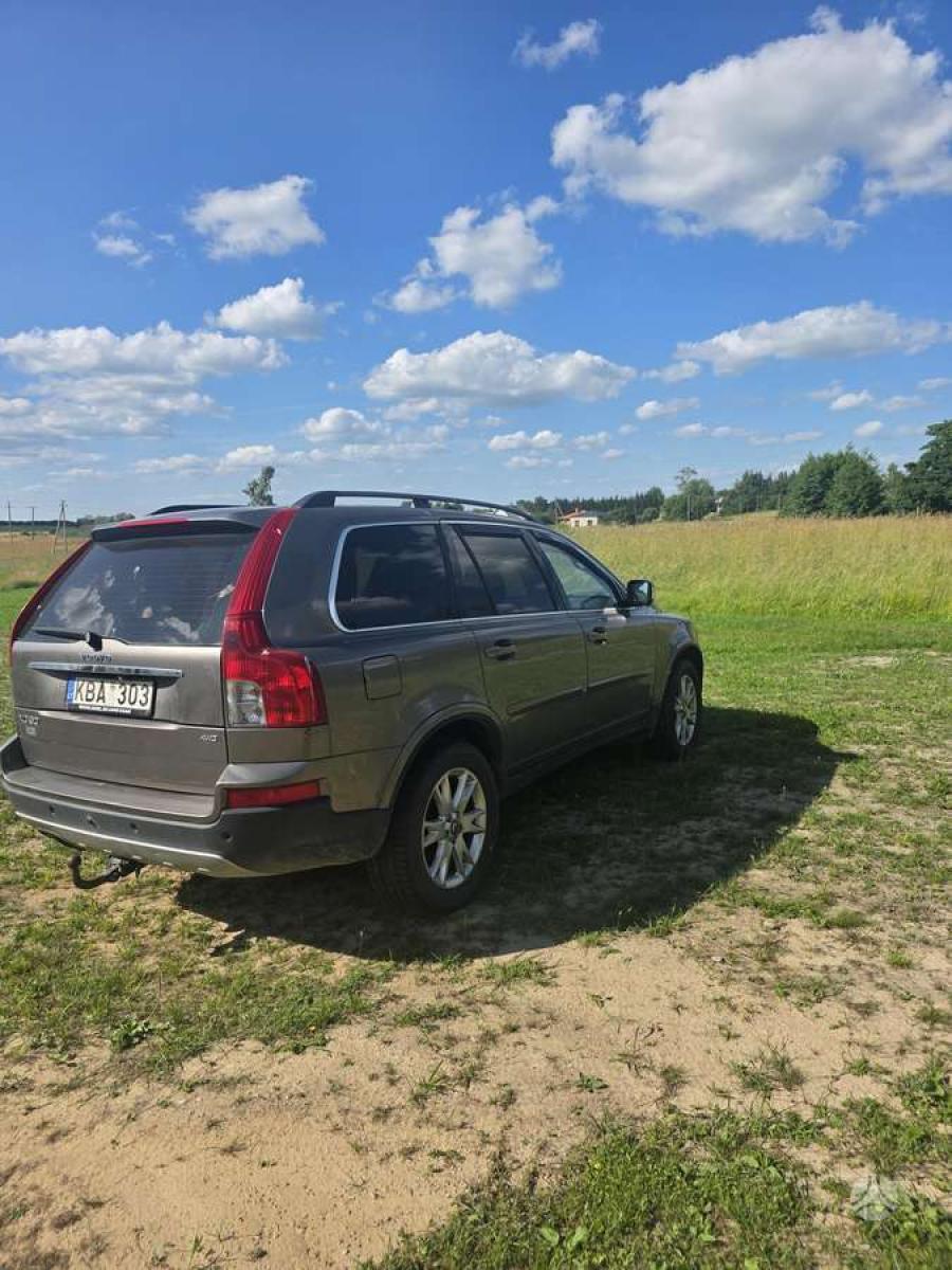 Brūns Volvo XC90 2009 Kaišiadorys, ar dzinēja tilpumu 2.40 L un nobraukumu 307 tūkst. km par 5800 €, foto 5 vietnē AUTOMOTO.COM.LV