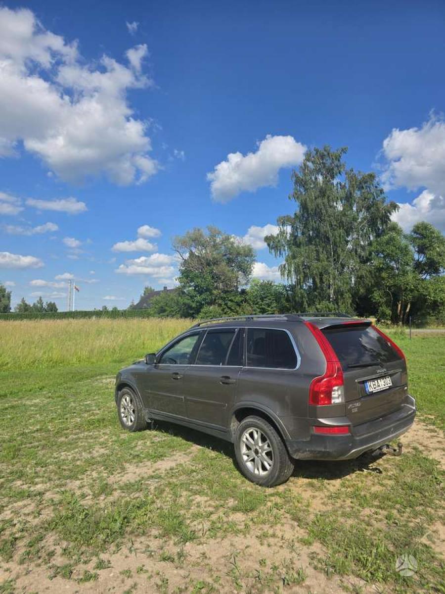 Brūns Volvo XC90 2009 Kaišiadorys, ar dzinēja tilpumu 2.40 L un nobraukumu 307 tūkst. km par 5800 €, foto 9 vietnē AUTOMOTO.COM.LV