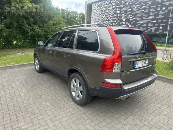 Brown Volvo XC90 2010 in Jelgava, with an engine capacity of 2.40 L and mileage of 283 thousand km for 10000 €, photo 3 on AUTOMOTO.COM.LV