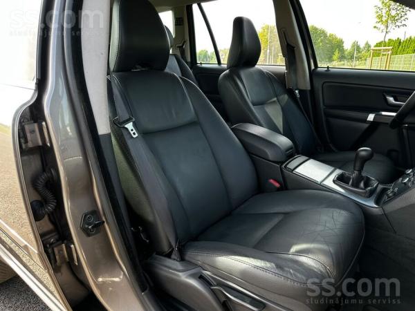 Brown Volvo XC90 2010 in Jelgava, with an engine capacity of 2.40 L and mileage of 0 thousand km for 8490 €, photo 10 on AUTOMOTO.COM.LV