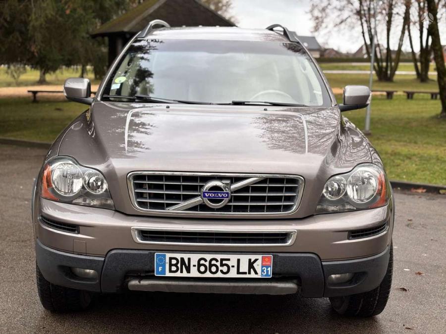 Brown Volvo XC90 2011 in Raseiniai, with an engine capacity of 2.40 L and mileage of 346 thousand km for 8700 €, photo 3 on AUTOMOTO.COM.LV