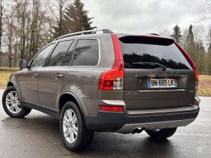 Brown Volvo XC90 2011 in Raseiniai, with an engine capacity of 2.40 L and mileage of 346 thousand km for 8700 €, photo 8 on AUTOMOTO.COM.LV