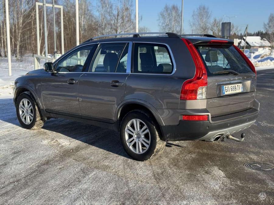 Brown Volvo XC90 2011 in Taurage, with an engine capacity of 2.40 L and mileage of 260 thousand km for 9300 €, photo 4 on AUTOMOTO.COM.LV