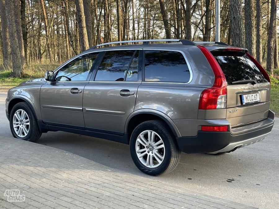 Brūns Volvo XC90 2011 Viļņa, ar dzinēja tilpumu 2.40 L un nobraukumu 290 tūkst. km par 8850 €, foto 8 vietnē AUTOMOTO.COM.LV