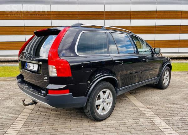 Brown Volvo XC90 2011 in Riga, with an engine capacity of 2.40 L and mileage of 283 thousand km for 8650 €, photo 3 on AUTOMOTO.COM.LV