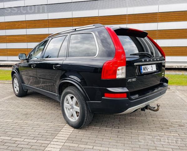 Brown Volvo XC90 2011 in Riga, with an engine capacity of 2.40 L and mileage of 283 thousand km for 8650 €, photo 4 on AUTOMOTO.COM.LV