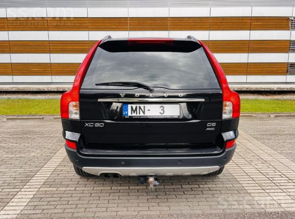 Brown Volvo XC90 2011 in Riga, with an engine capacity of 2.40 L and mileage of 283 thousand km for 8650 €, photo 7 on AUTOMOTO.COM.LV