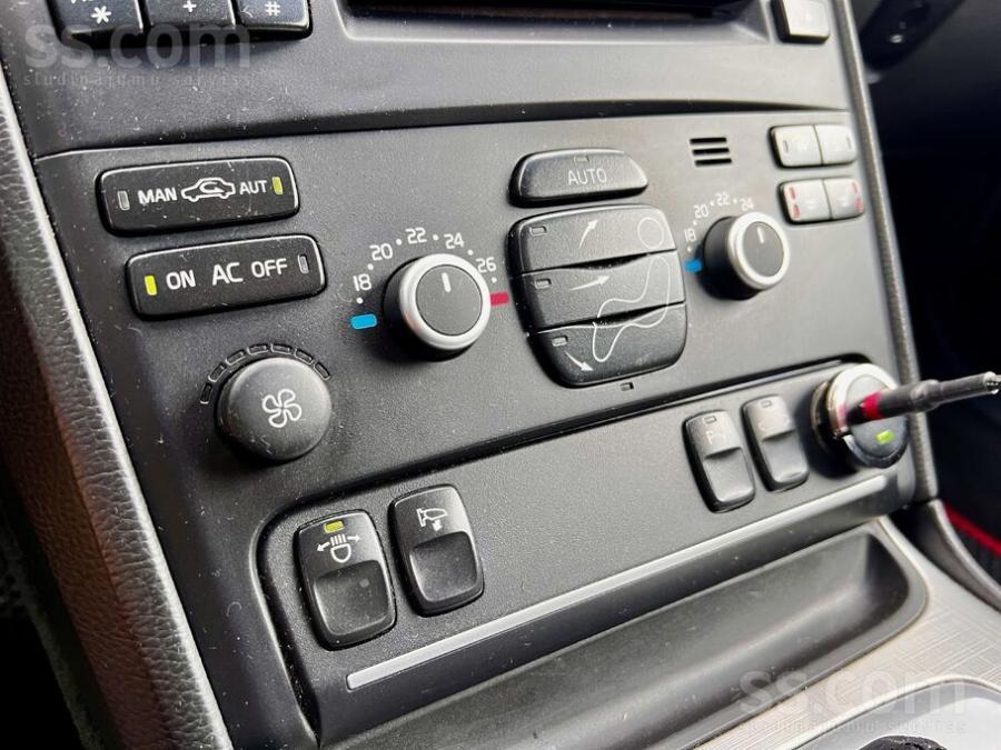 Brūns Volvo XC90 2011 Rīga, ar dzinēja tilpumu 2.40 L un nobraukumu 283 tūkst. km par 8650 €, foto 12 vietnē AUTOMOTO.COM.LV