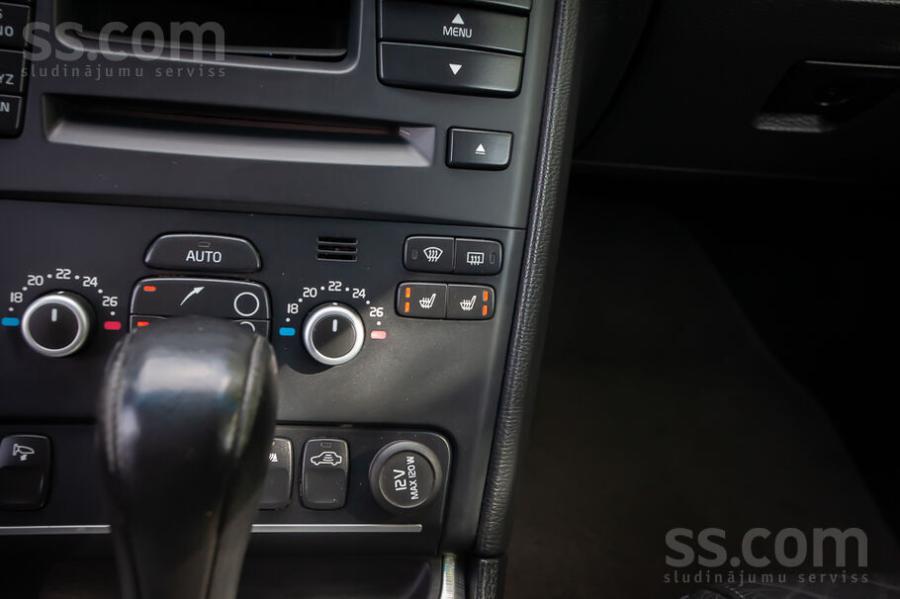 Brūns Volvo XC90 2011 Tukums, ar dzinēja tilpumu 2.40 L un nobraukumu 0 tūkst. km par 9490 €, foto 26 vietnē AUTOMOTO.COM.LV