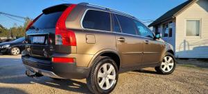 Brown Volvo XC90 2011 in Riga, with an engine capacity of 2.40 L and mileage of 217 thousand km for 11200 €, photo 13 on AUTOMOTO.COM.LV