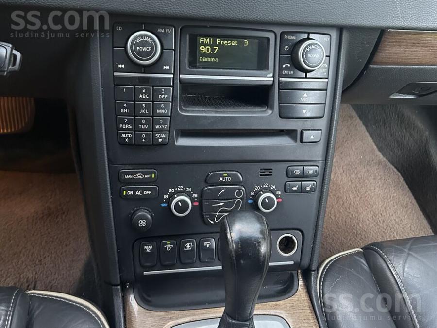 Brūns Volvo XC90 2011 Rīga, ar dzinēja tilpumu 2.40 L un nobraukumu 320 tūkst. km par 8550 €, foto 9 vietnē AUTOMOTO.COM.LV