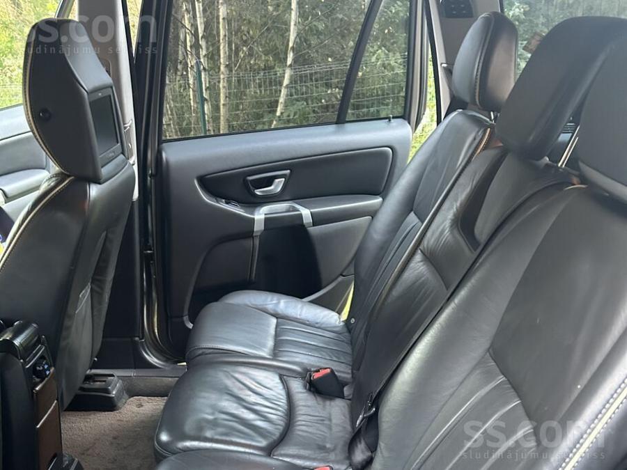 Brūns Volvo XC90 2011 Rīga, ar dzinēja tilpumu 2.40 L un nobraukumu 320 tūkst. km par 8550 €, foto 15 vietnē AUTOMOTO.COM.LV