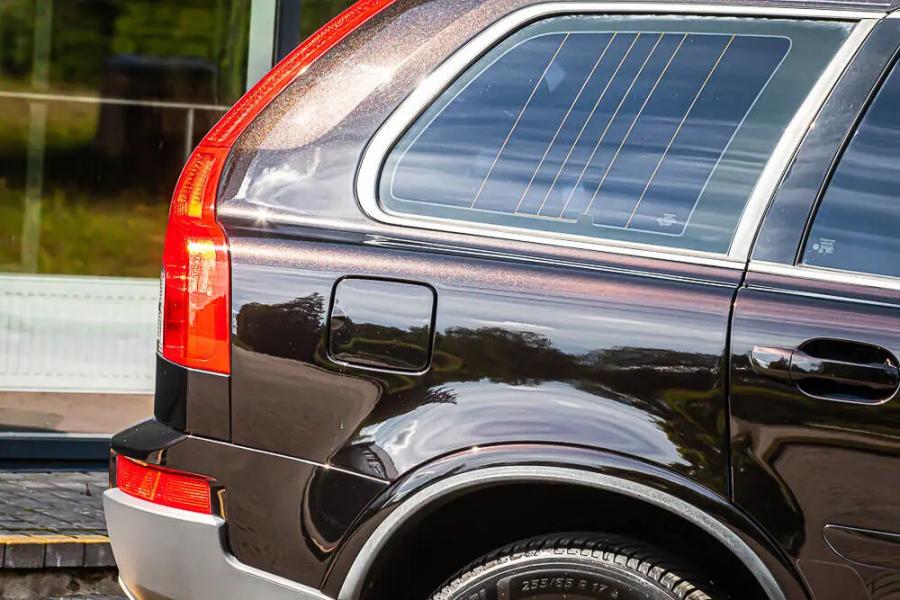 Brown Volvo XC90 2011 in Tukums, with an engine capacity of 2.40 L and mileage of 360 thousand km for 9490 €, photo 4 on AUTOMOTO.COM.LV