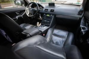 Brown Volvo XC90 2011 in Tukums, with an engine capacity of 2.40 L and mileage of 360 thousand km for 9490 €, photo 18 on AUTOMOTO.COM.LV