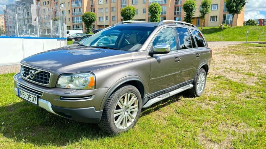 Brūns Volvo XC90 2011 Madona, ar dzinēja tilpumu 2.40 L un nobraukumu 335 tūkst. km par 8300 €, foto 1 vietnē AUTOMOTO.COM.LV