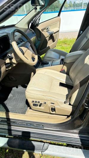 Brūns Volvo XC90 2011 Madona, ar dzinēja tilpumu 2.40 L un nobraukumu 335 tūkst. km par 8300 €, foto 11 vietnē AUTOMOTO.COM.LV