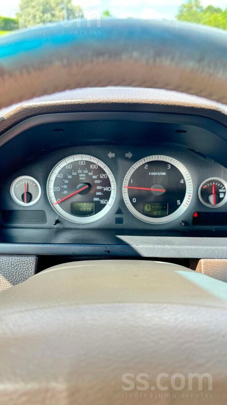 Brūns Volvo XC90 2011 Madona, ar dzinēja tilpumu 2.40 L un nobraukumu 335 tūkst. km par 8300 €, foto 19 vietnē AUTOMOTO.COM.LV