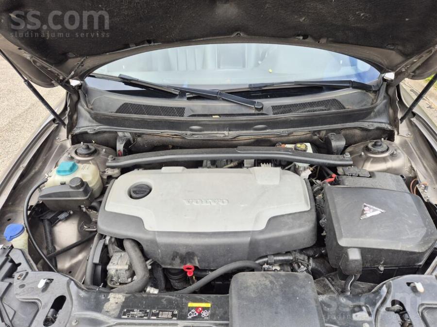 Brown Volvo XC90 2011 in Talsi, with an engine capacity of 2.40 L and mileage of 222 thousand km for 9200 €, photo 16 on AUTOMOTO.COM.LV