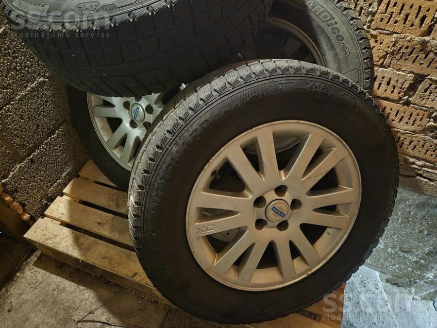 Brown Volvo XC90 2011 in Talsi, with an engine capacity of 2.40 L and mileage of 222 thousand km for 9200 €, photo 19 on AUTOMOTO.COM.LV