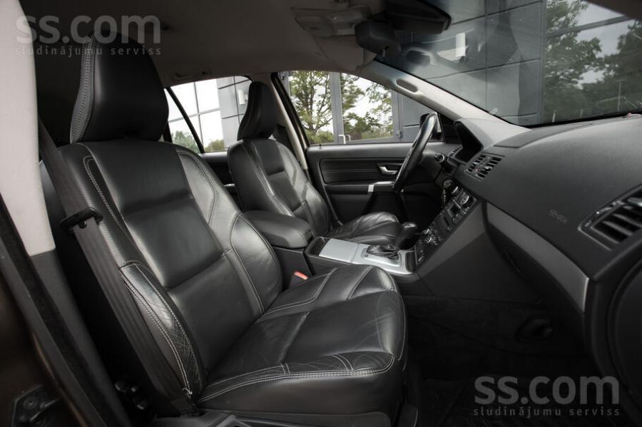 Brūns Volvo XC90 2012 Jelgava, ar dzinēja tilpumu 2.40 L un nobraukumu 0 tūkst. km par 12990 €, foto 25 vietnē AUTOMOTO.COM.LV