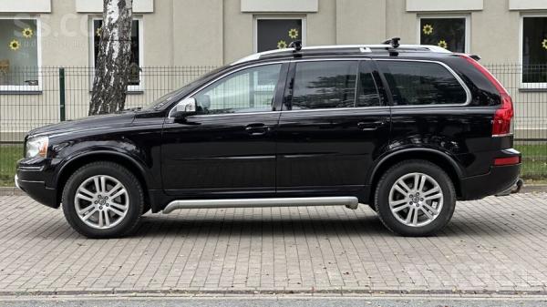 Brown Volvo XC90 2012 in Riga, with an engine capacity of 2.40 L and mileage of 361 thousand km for 11950 €, photo 8 on AUTOMOTO.COM.LV