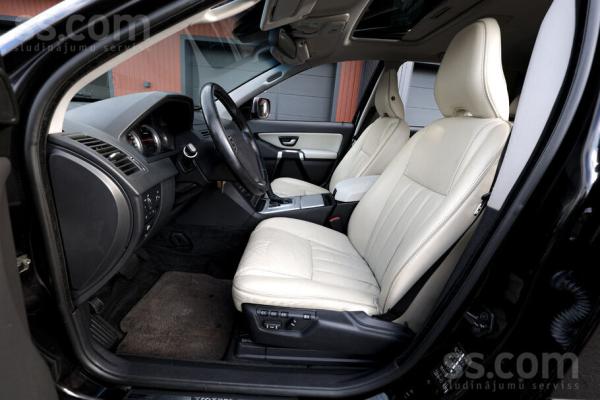 Brown Volvo XC90 2012 in Jelgava, with an engine capacity of 2.40 L and mileage of 0 thousand km for 10990 €, photo 7 on AUTOMOTO.COM.LV