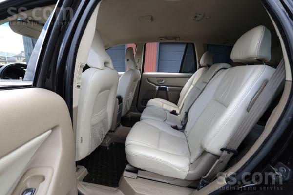 Brown Volvo XC90 2012 in Jelgava, with an engine capacity of 2.40 L and mileage of 0 thousand km for 10850 €, photo 9 on AUTOMOTO.COM.LV