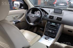 Brown Volvo XC90 2012 in Jelgava, with an engine capacity of 2.40 L and mileage of 0 thousand km for 10850 €, photo 14 on AUTOMOTO.COM.LV
