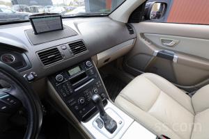 Brown Volvo XC90 2012 in Jelgava, with an engine capacity of 2.40 L and mileage of 0 thousand km for 10850 €, photo 18 on AUTOMOTO.COM.LV