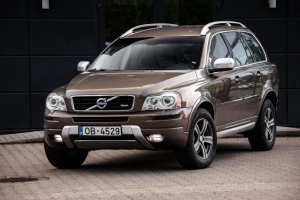 Brūns Volvo XC90 2012 Rīga, ar dzinēja tilpumu 2.40 L un nobraukumu 287 tūkst. km par 13200 €, foto 2 vietnē AUTOMOTO.COM.LV