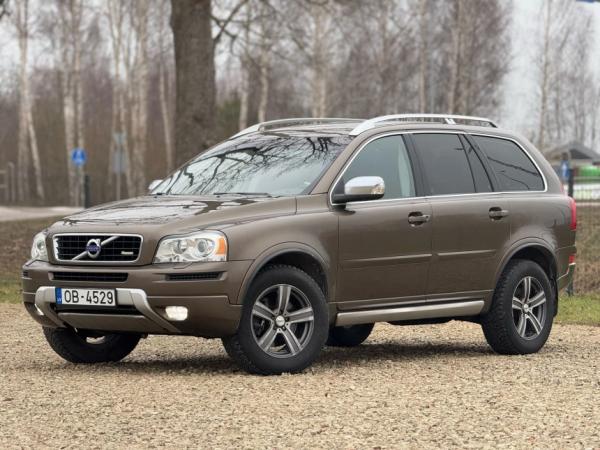 Brown Volvo XC90 2012 in Riga, with an engine capacity of 2.40 L and mileage of 287 thousand km for 13200 €, photo 7 on AUTOMOTO.COM.LV