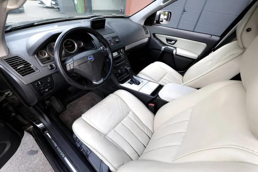 Brūns Volvo XC90 2012 Jelgava, ar dzinēja tilpumu 2.40 L un nobraukumu 367 tūkst. km par 10990 €, foto 9 vietnē AUTOMOTO.COM.LV