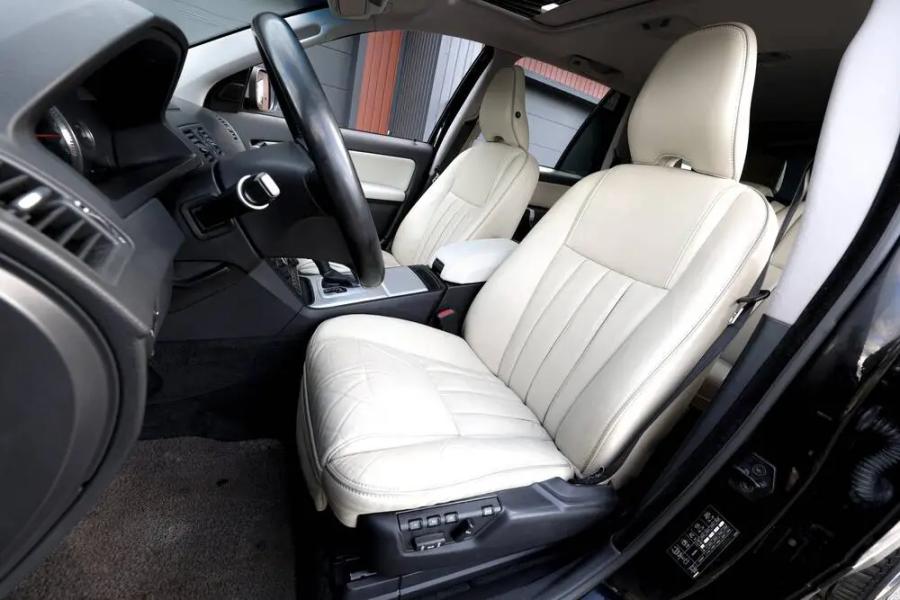 Brūns Volvo XC90 2012 Jelgava, ar dzinēja tilpumu 2.40 L un nobraukumu 367 tūkst. km par 10990 €, foto 10 vietnē AUTOMOTO.COM.LV